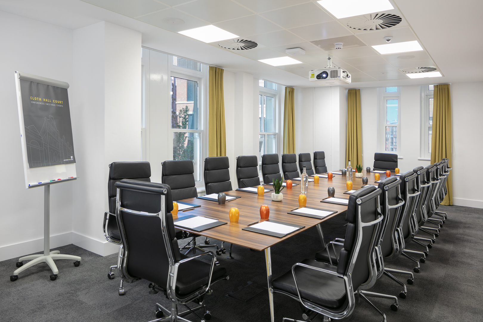 Cloth Hall Court: Hybrid meeting rooms in Leeds
